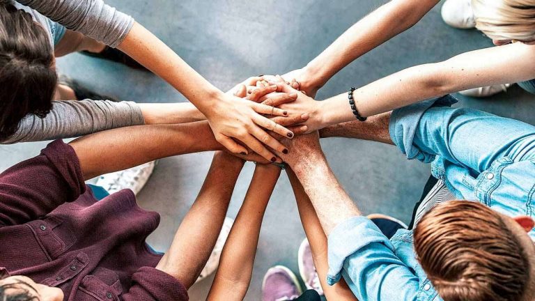 Teamwork Là Gì? Cách Để Có Kỹ Năng Làm Việc Nhóm Hiệu Quả